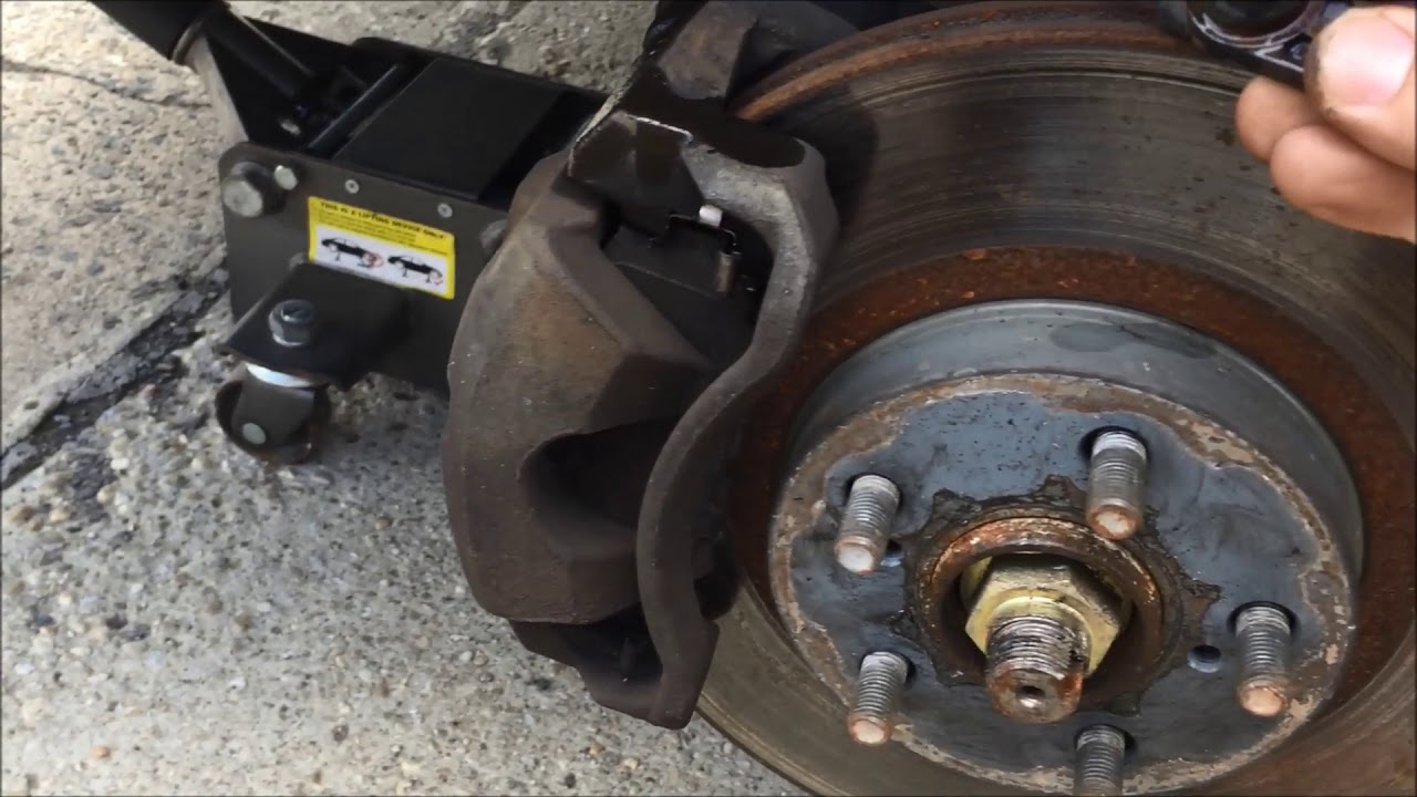 Cómo solucionar el código de falla C1406 en un Toyota utilizando los ...